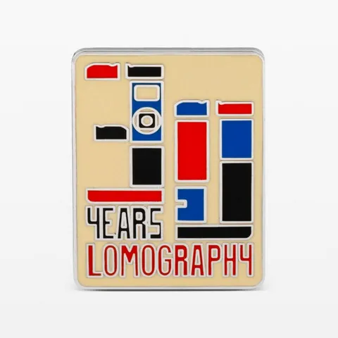 Lomography 30 週年金屬扣針