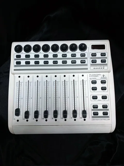 Behringer B-Control Fader BCF2000 MIDI控制器